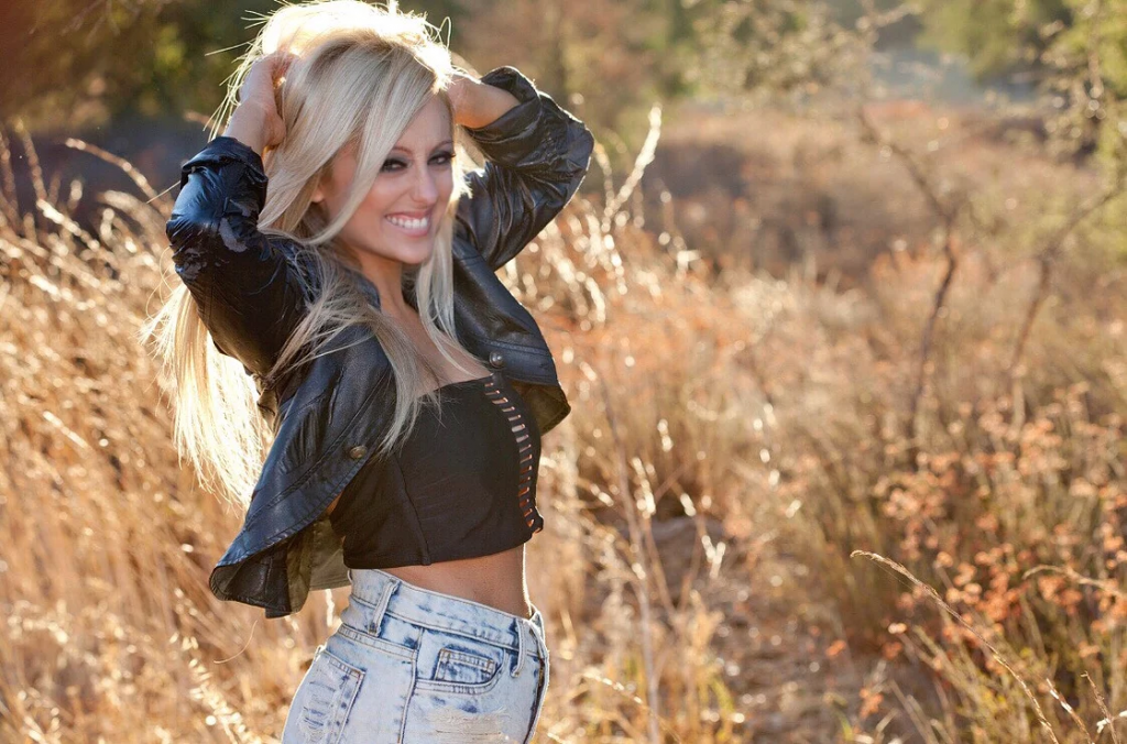 PHOTOS – Abbey Scott